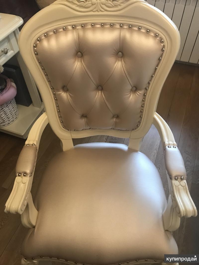 Итальянский массивный письменный стол из Италии в Москве