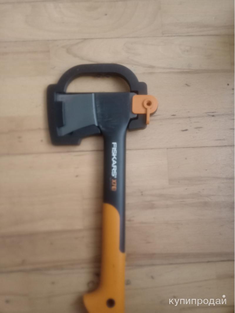 Топор FISKARS в Москве